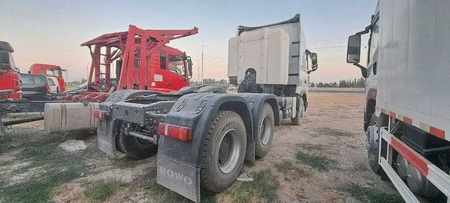 Тягач HOWO A7 8x150 газ