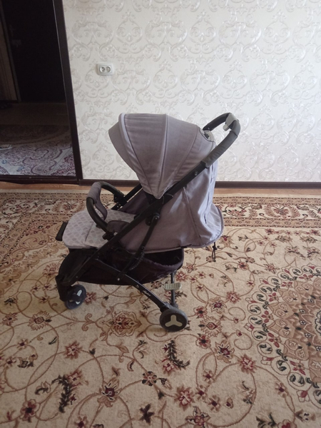 Koreyskiy kolyaska , 1,5 yil  ishlatilgan. Narxi kelishiladi.
