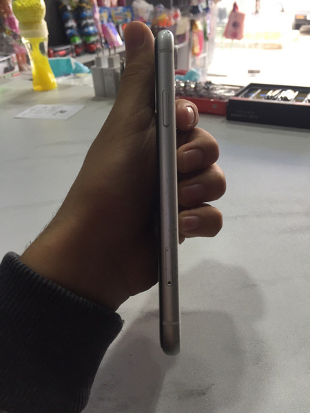 Iphone xr 64 oq srochni sotiladi