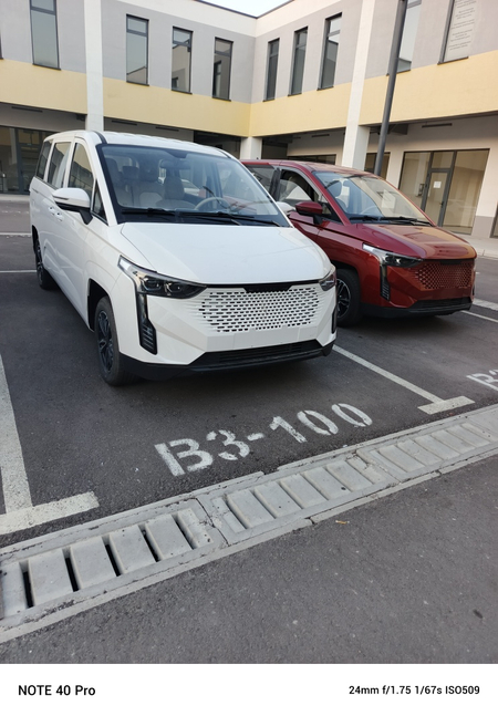 Wuling linxys MPV gibrid