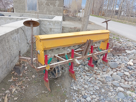 Traktor t25 kamplakt 6ta agrgati bilan chutki hammasi