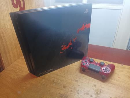 Ps 4 pro limited edition 1T
