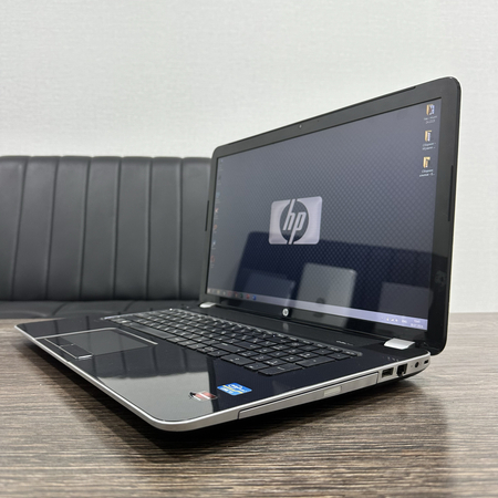 17 дюймовый Hp Pavilion i3 3gen 8/256gb с видеокартой для игр и график