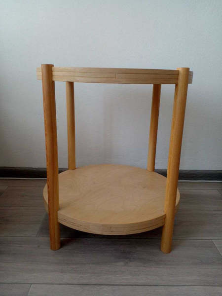 Деревянный кофейный столик