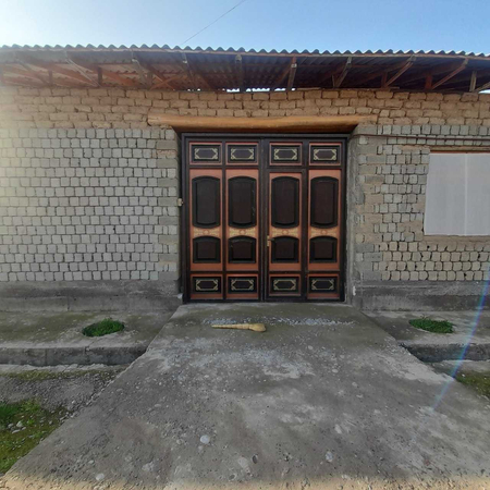 Uy sotiladi Yangiyol Tinchlik