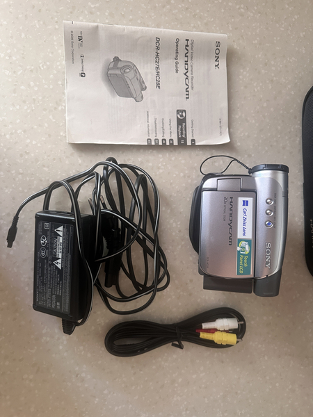 Видео камера Sony DCR-HC28