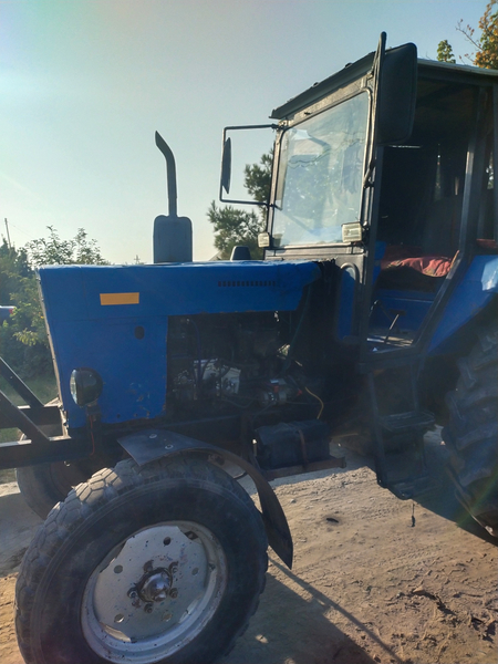 MTZ 80 sotiladi hamma joyi soz holatda.