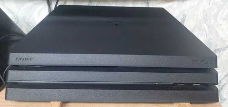 Продам свой Playstation 4 pro