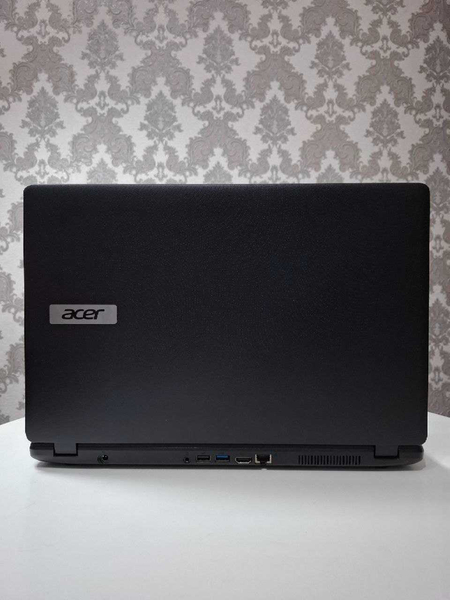 Acer Aspire ES1-512 / Intel Celeron, 8GB/120GB