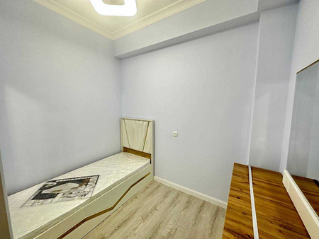 Срочно продается 3 комнатная квартира, массив Феруза.