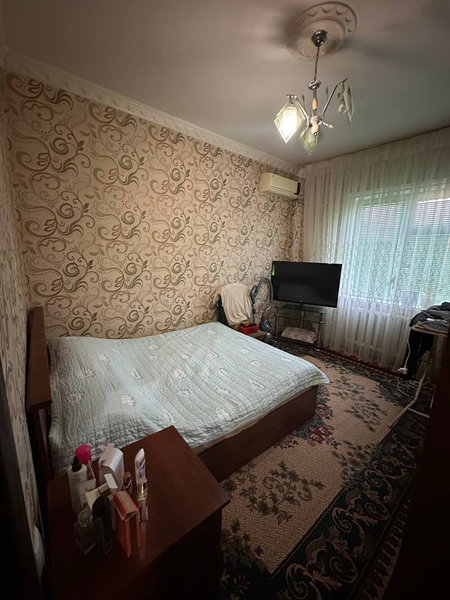 Продаётся четырехкомнатная на Карасу 4