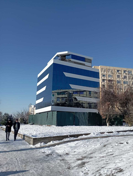 Сдаётся новое  здание Юнусабад 8.