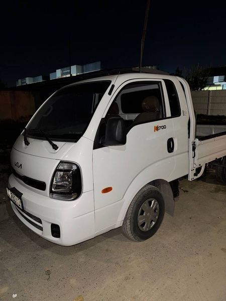 Kia bongo sotiladi 2023
