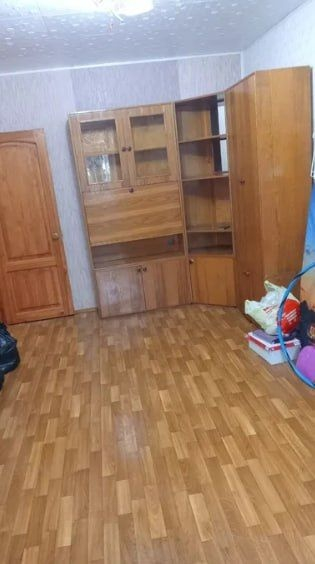 Сотилади Чиланзар Е квартал 1 ком//1//4 ор метро Новза