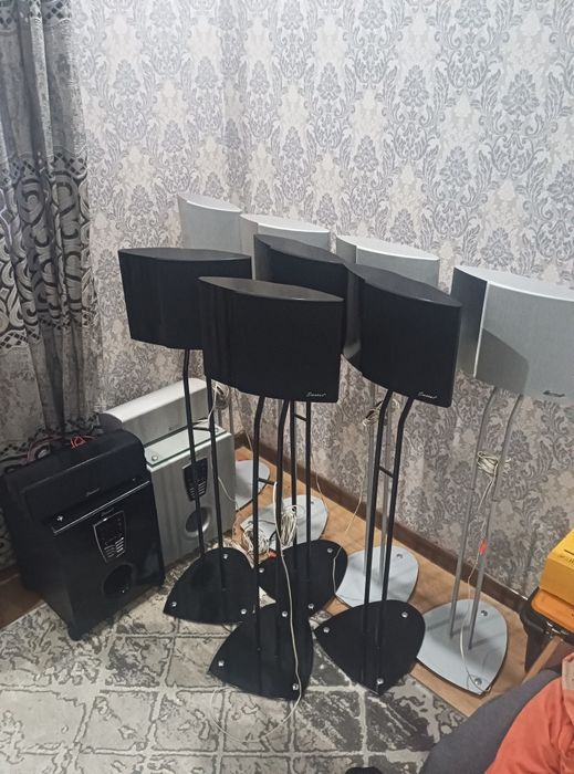 Продам домашний кинотеатр колонки 5 в одном хороший звук.