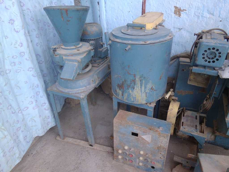 Продается лакокрасочные завод. Краска аппарат сотилади.