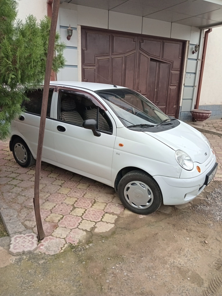 Продаётся белый матиз