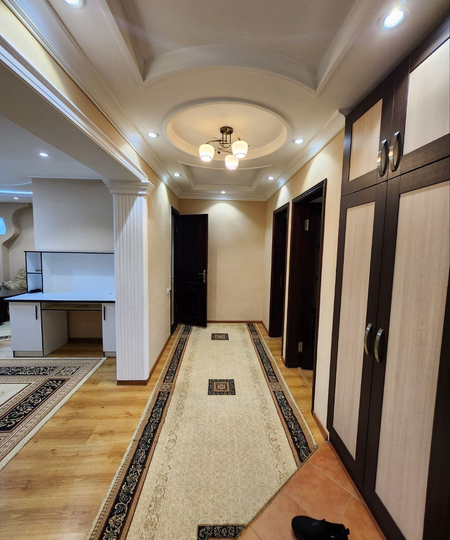 Квартира в отличном месте хороший ремонт мебель техника пл.103м2