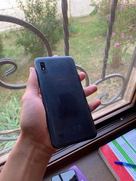 Samsung a10, 16 gb