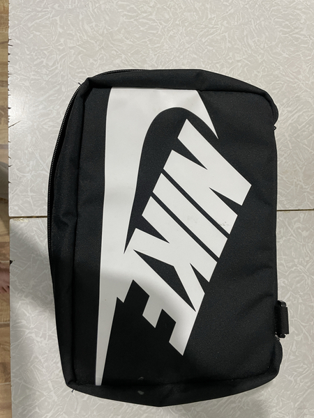 Продаю оригинальную сумку Nike