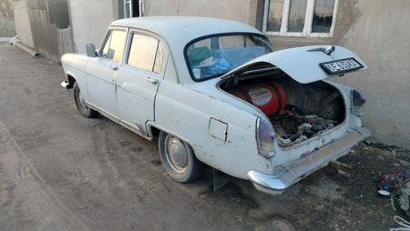 Волга газ 21 сотилади