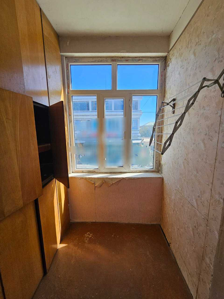 2 xonali 65m² 2-qavat sotiladi