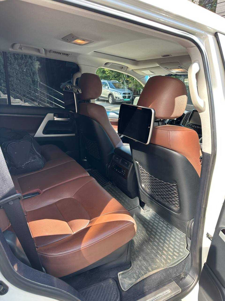 Toyota Land Cruiser 200