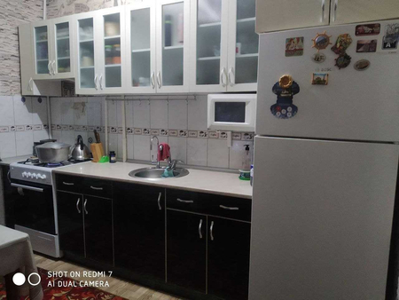 Жангох Ц15 продается 2х комнатная на 4 этаже,9 этажки с площадью 65м2