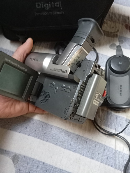 Продам видеокамера Samsung