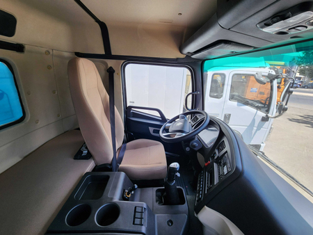 Фургон Sinotruk Howo V5X 6x4 9 метровый в наличии!