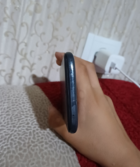 Redmi 8 ideal karobka dokumenti bor