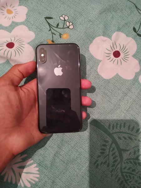 Iphone xs 64gb sotiladi