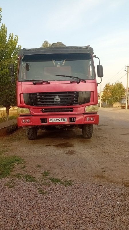 Howo SINOTRUK sotiladi