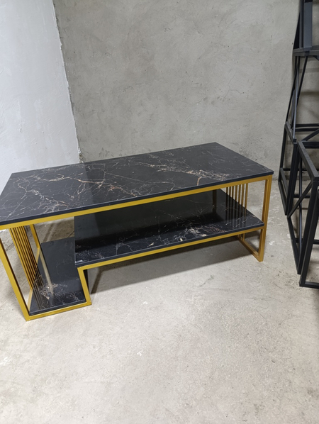 Jurnalniy stolik loft