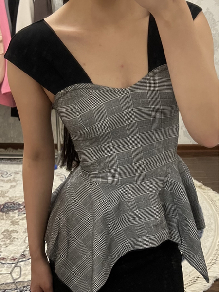 Продам платье итальянское в размере s, xs