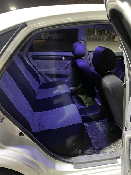 Lacetti 2010 sotiladi