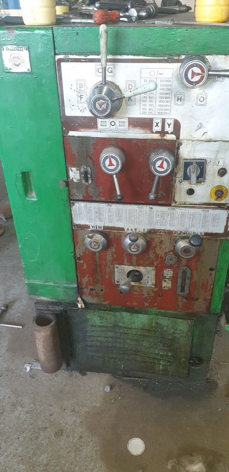Tokarni stanok ruminiya shpindel 107. Stonina 2.500mm