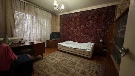 Метро Космонавтов 4х-комнатная  144м2 Центр Совминовский дом (1996)