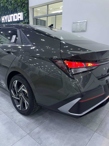 Hyundai Elantra 2024