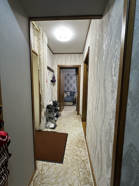 2 xona 3 xona qilingan. Mebel texnika qoladi. Katta balkon.