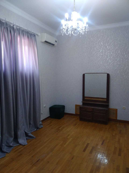 Дом под офис ул.Ивлева за ЖК Мирабад Авеню 10 комн 2 эт 4 с/у ремонт