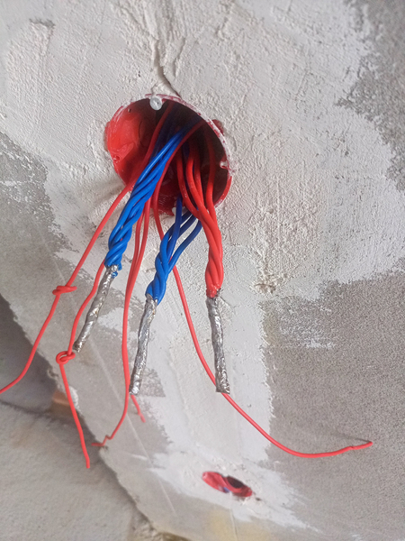 Elektr montaj ishlarini qilamiz Arzon.. dom  uchastkalar va boshqa har