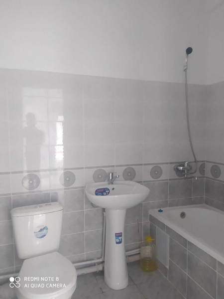 Asaka cityda 3 xonali kvartira srochno arzonga sotiladi.