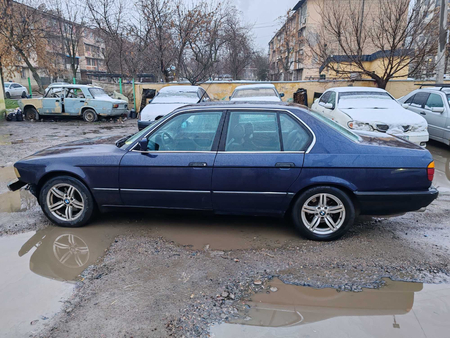 BMW - 735 Седан 1991г.