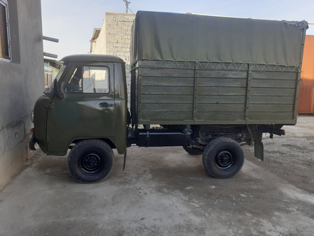 UAZ3303 Srochna Sotiladi