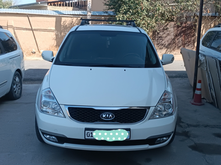Продам Kia Carnival