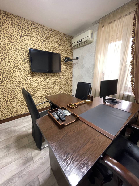 Аренда Офиса в Центре Ц-1 вдоль дороги мебель техника 100кв.м