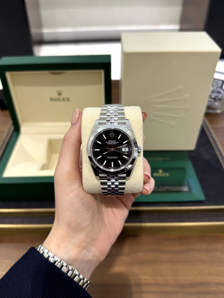 NEW Rolex Datejust Steel 41mm 126300
