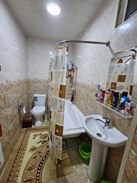 Срочна Тош вил, Гулзор массивда 3 хонали 2+2 сотихли коттедж сотилади