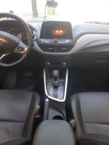 Chevrolet onix primier2